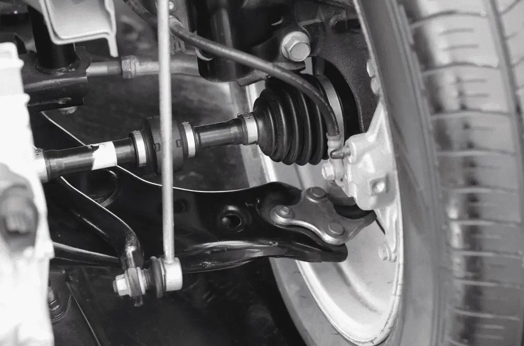 StriveME - أخطر مما تظن.. ماذا يحصل عندما تصطدم الإطارات بالرصيف؟